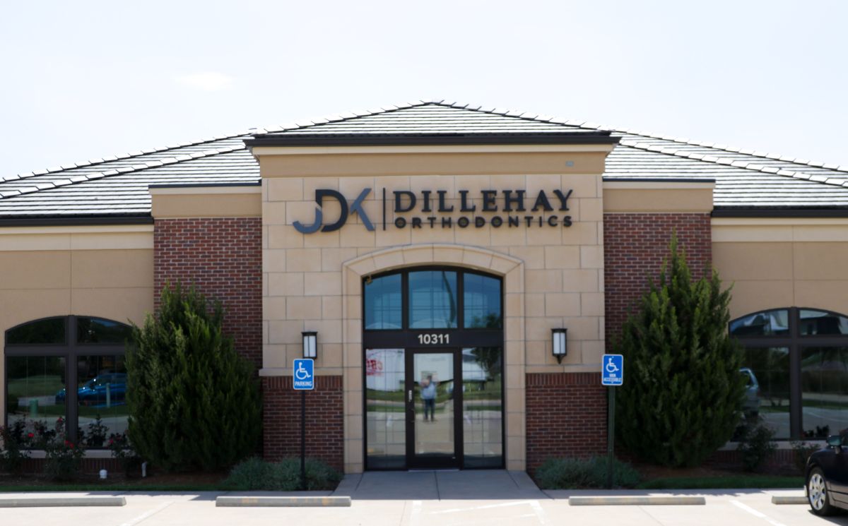 7 Questions to Ask When Choosing an Orthodontist - Dillehay Orthodontics